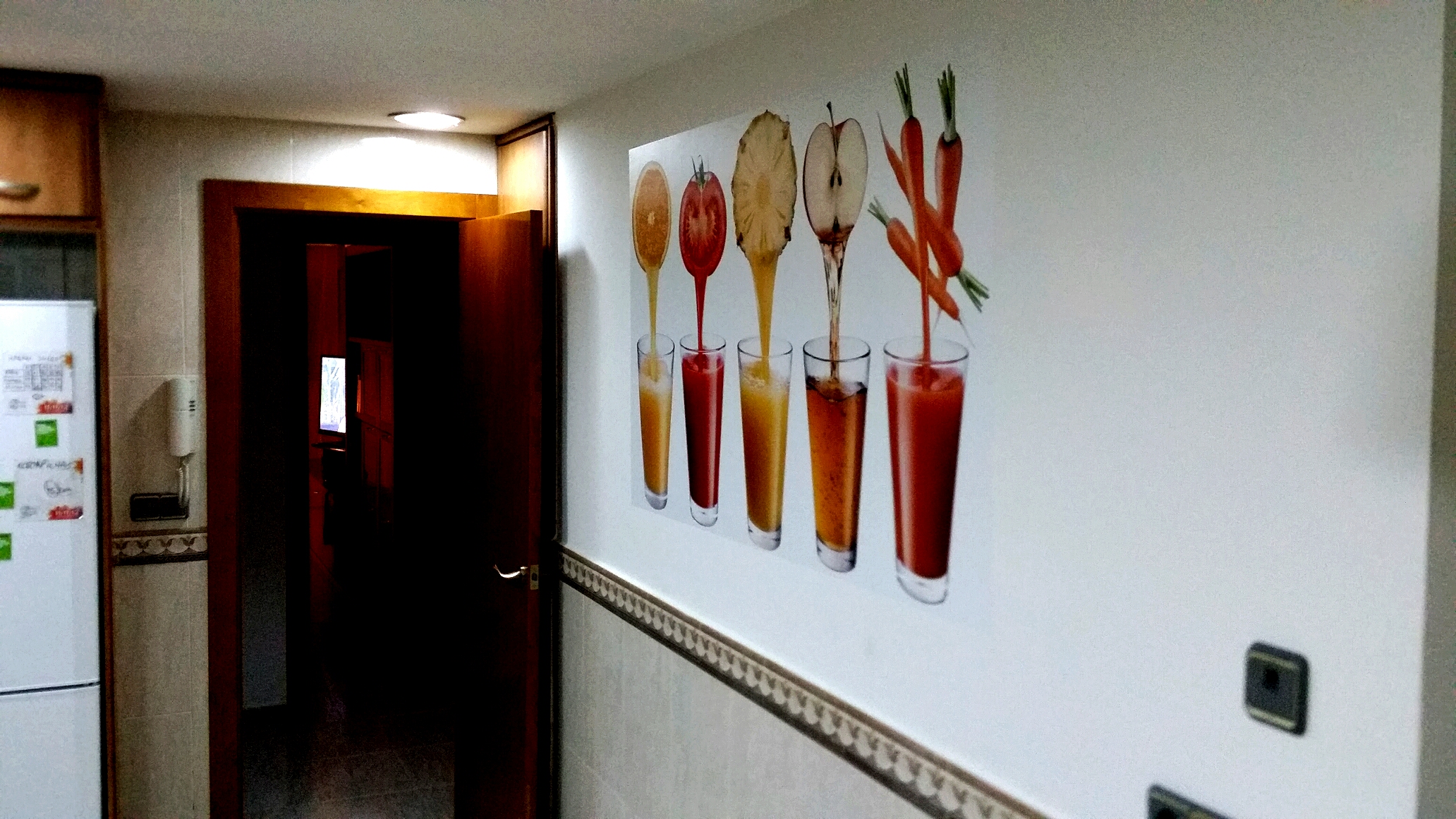 Kitchen wall sticker juices - TenStickers