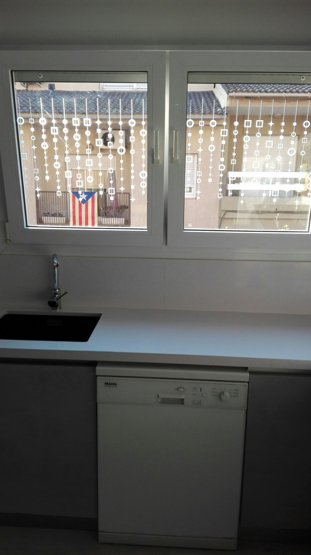 Abstract Curtain Window Decal - TenStickers