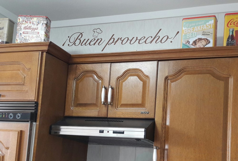 Vinilo decoración buen provecho - TenVinilo