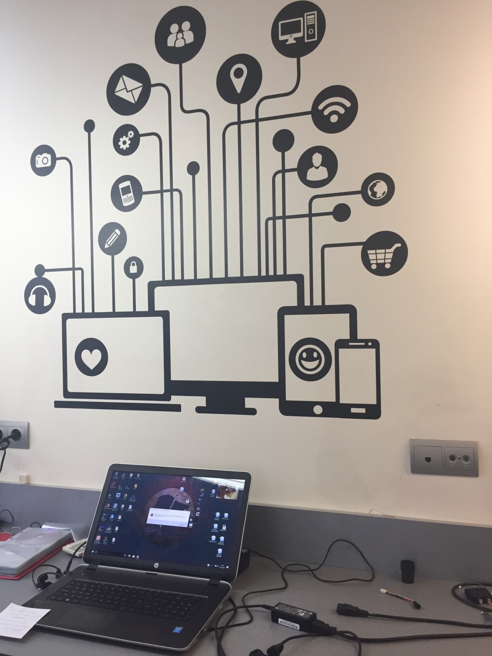 Sticker homme médias - TenStickers