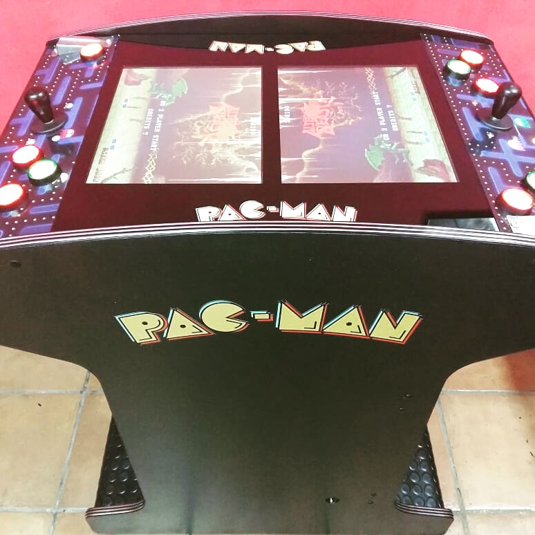 Sticker logo Pacman - TenStickers