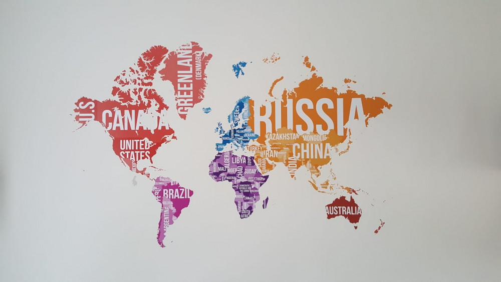 Colorful world map wall sticker - TenStickers