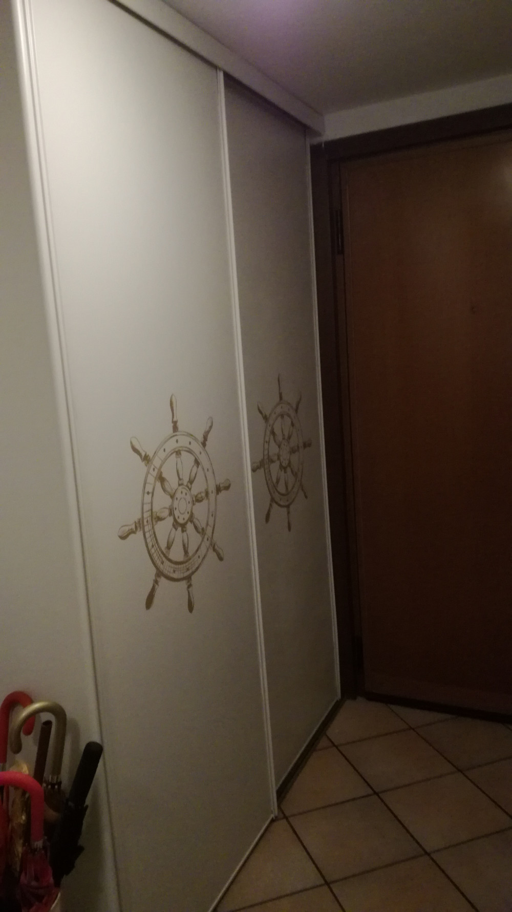 Ship Helm Illustration Sticker - TenStickers