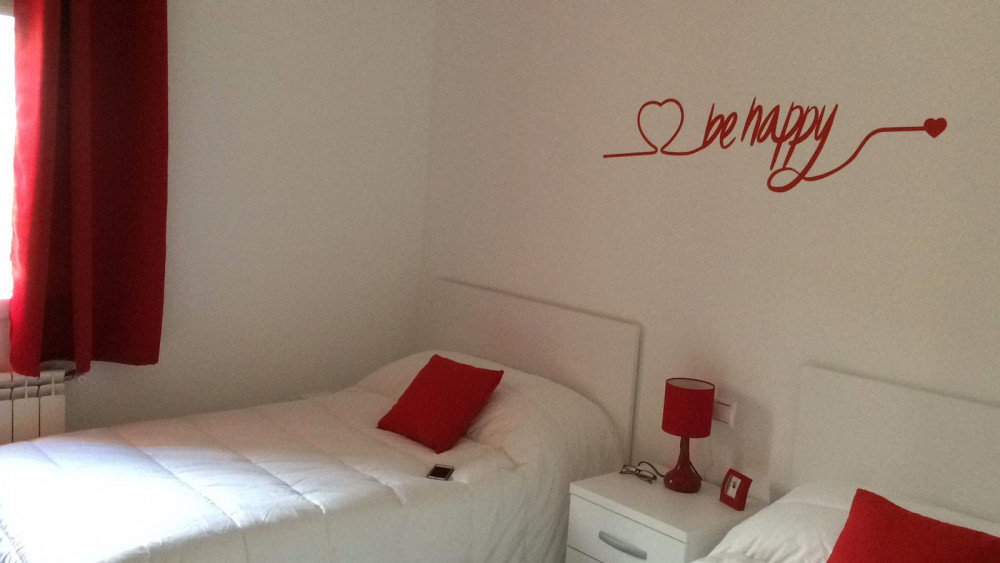 Dekorativt klistermærke hjerte be happy - TenStickers