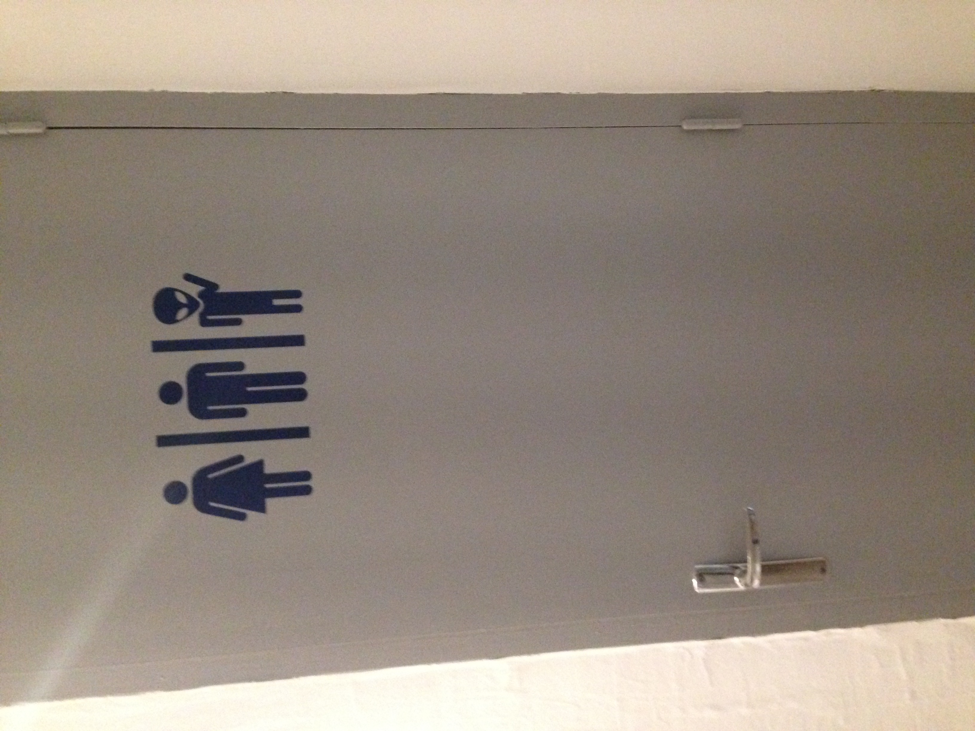 Alien Toilet Sign Sticker - TenStickers