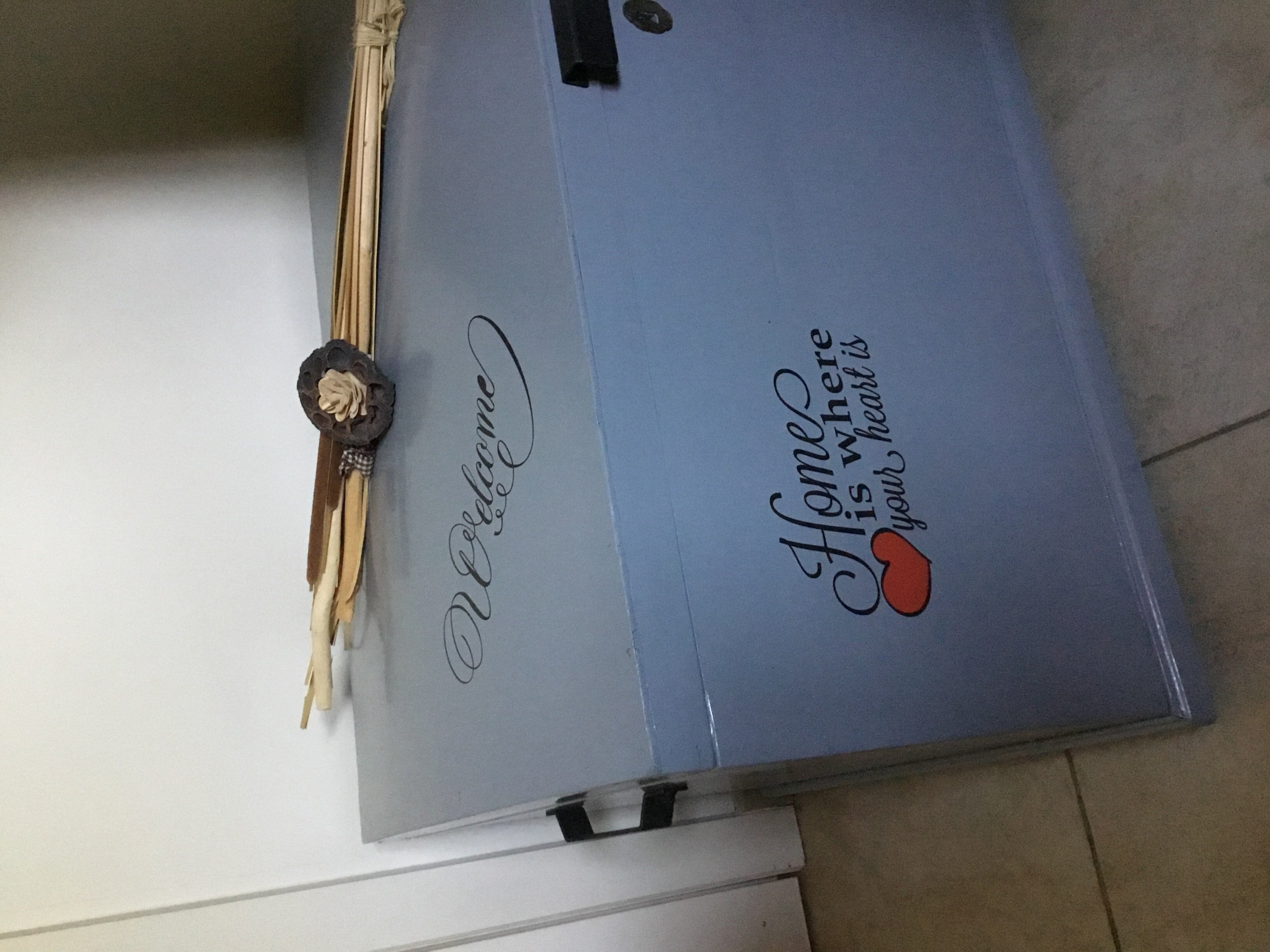 Elegant welcome text door sticker - TenStickers