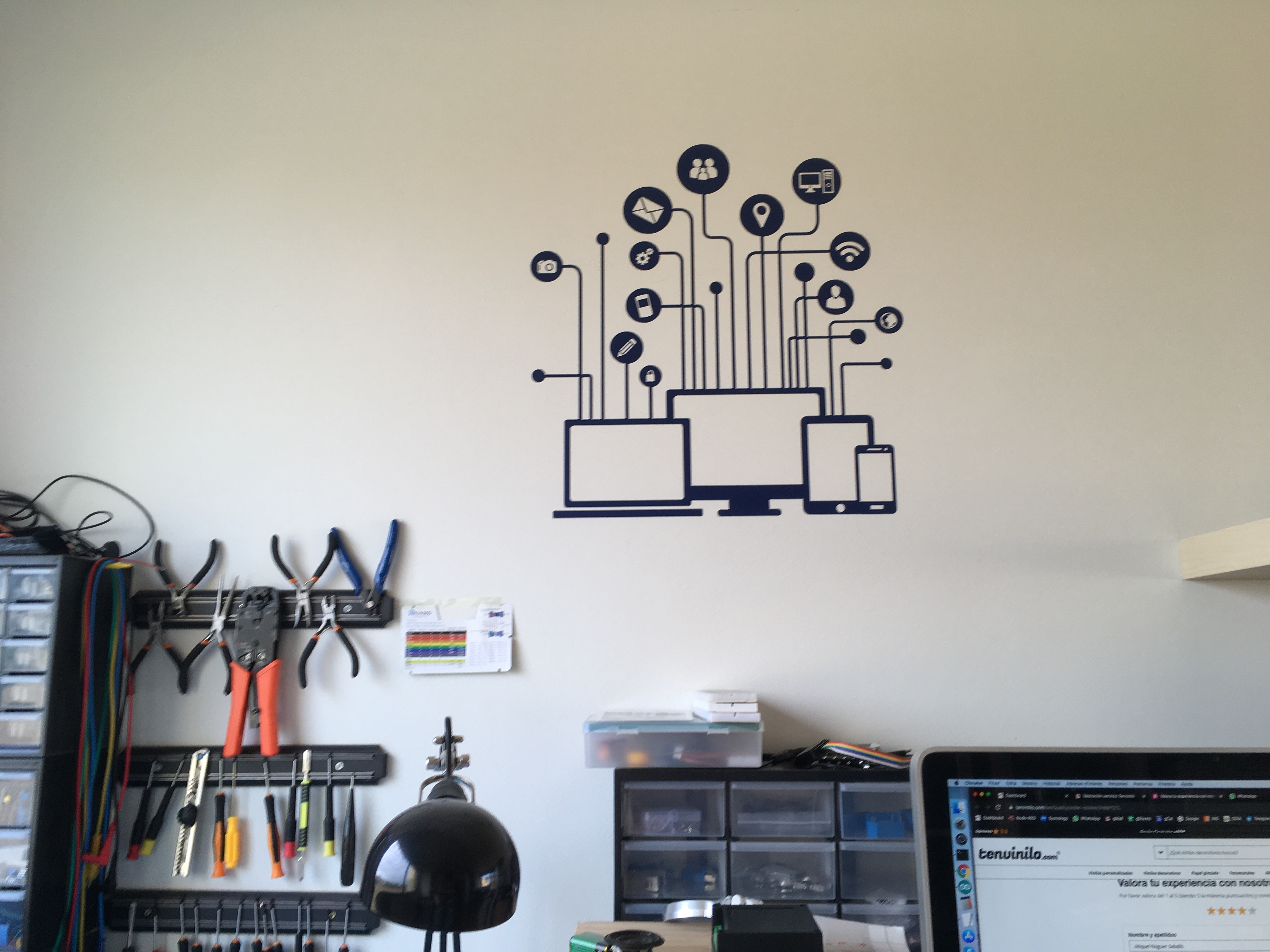 80s retro cassette laptop sticker - TenStickers