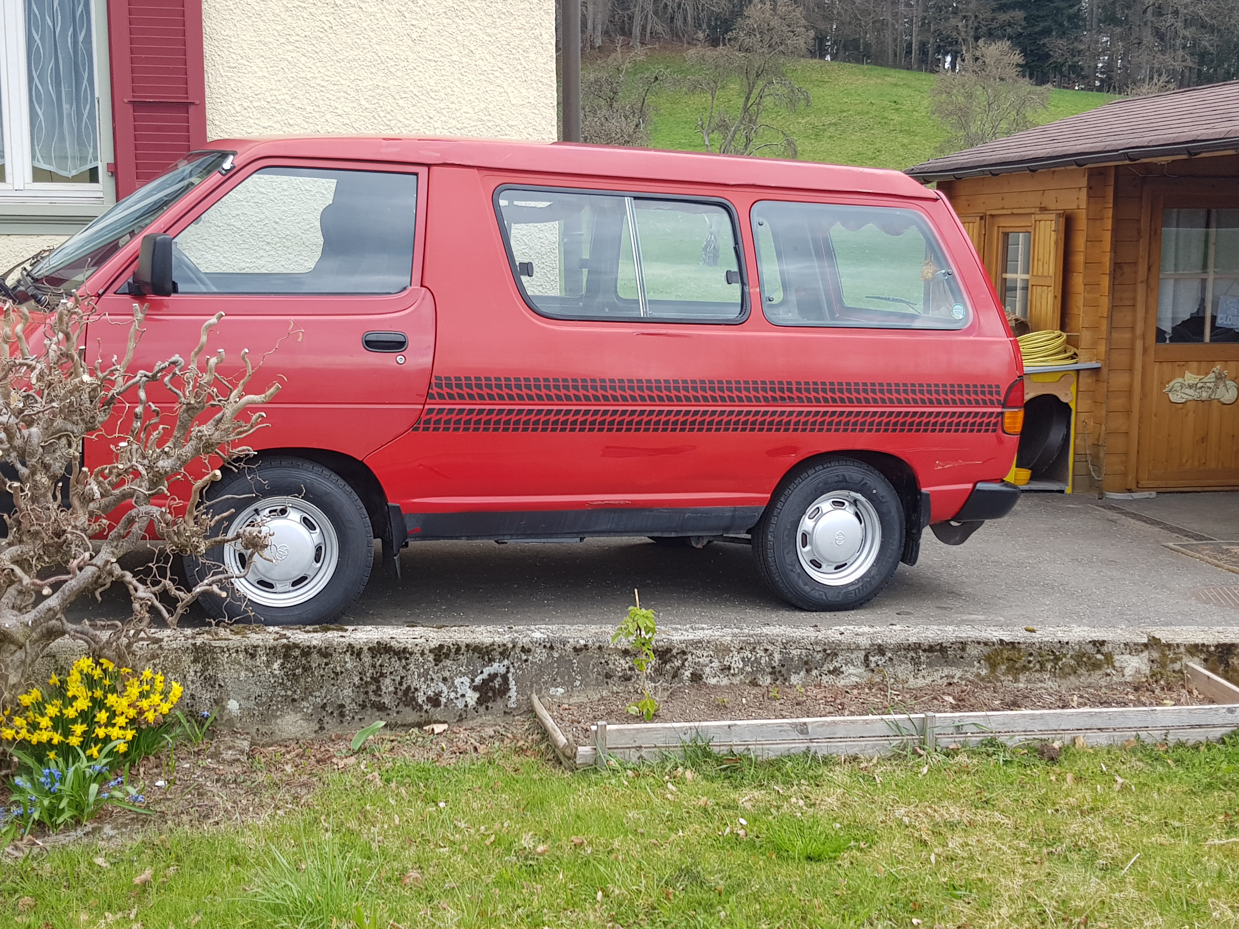 Car wheels on straight line Car Decal - TenStickers