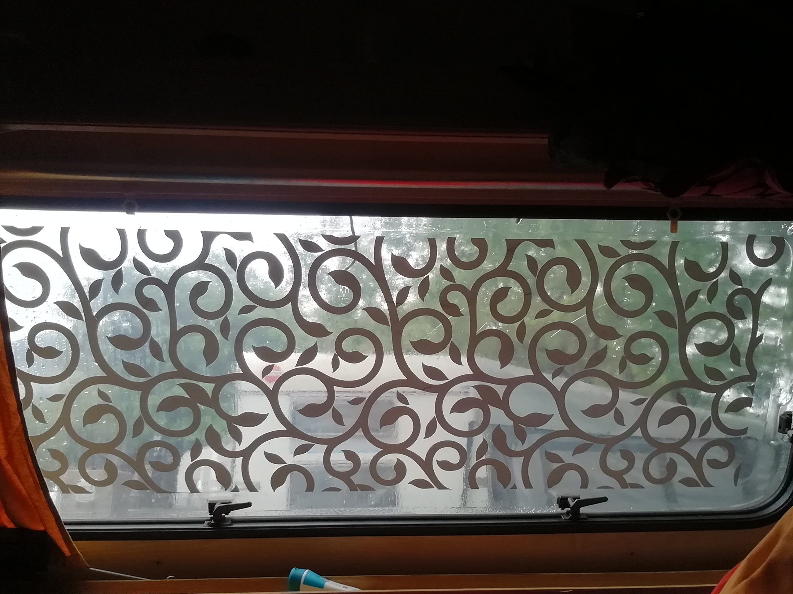 Climbing plant ornament window sticker - TenStickers