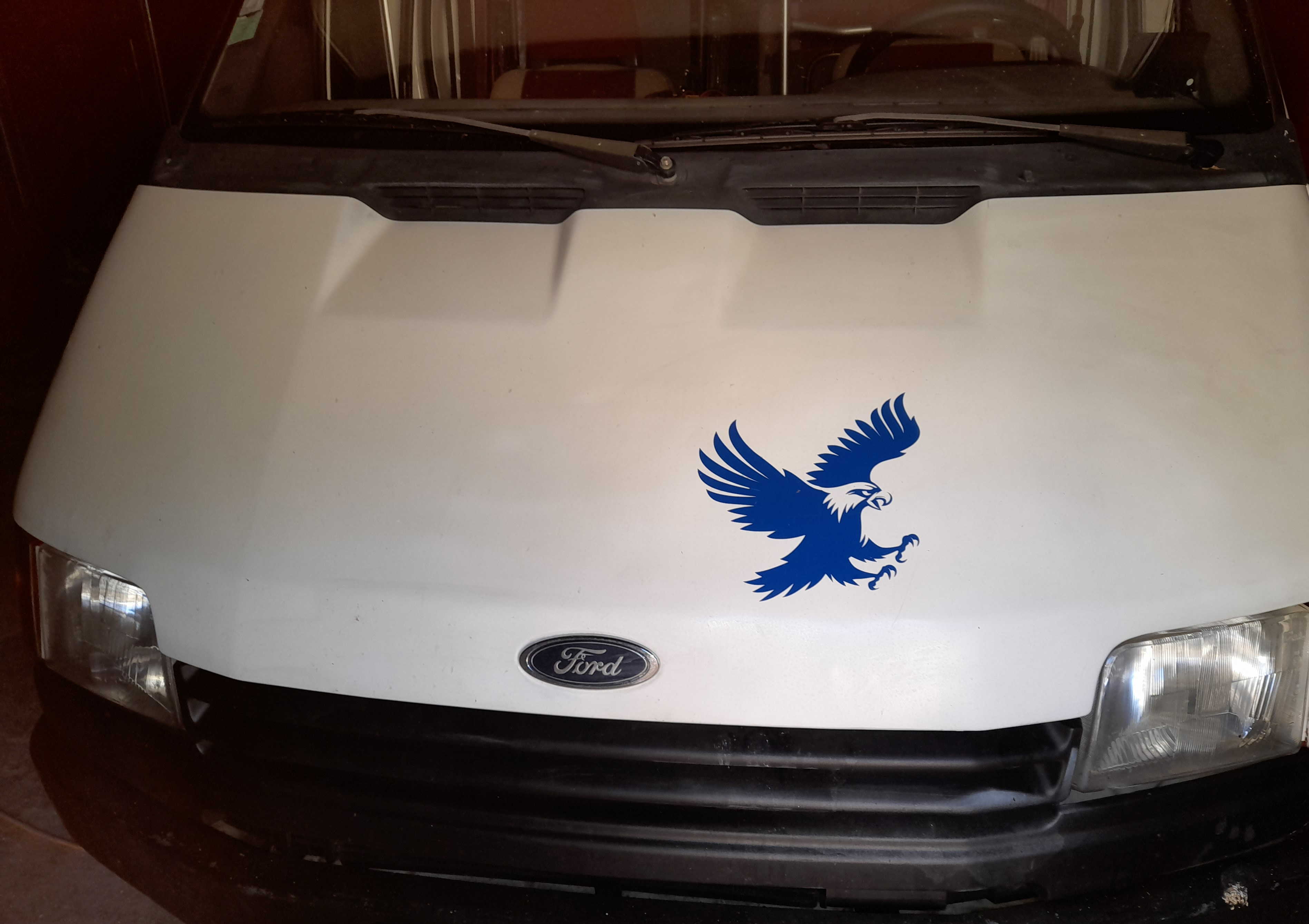Eagle bird silhouette car sticker - TenStickers