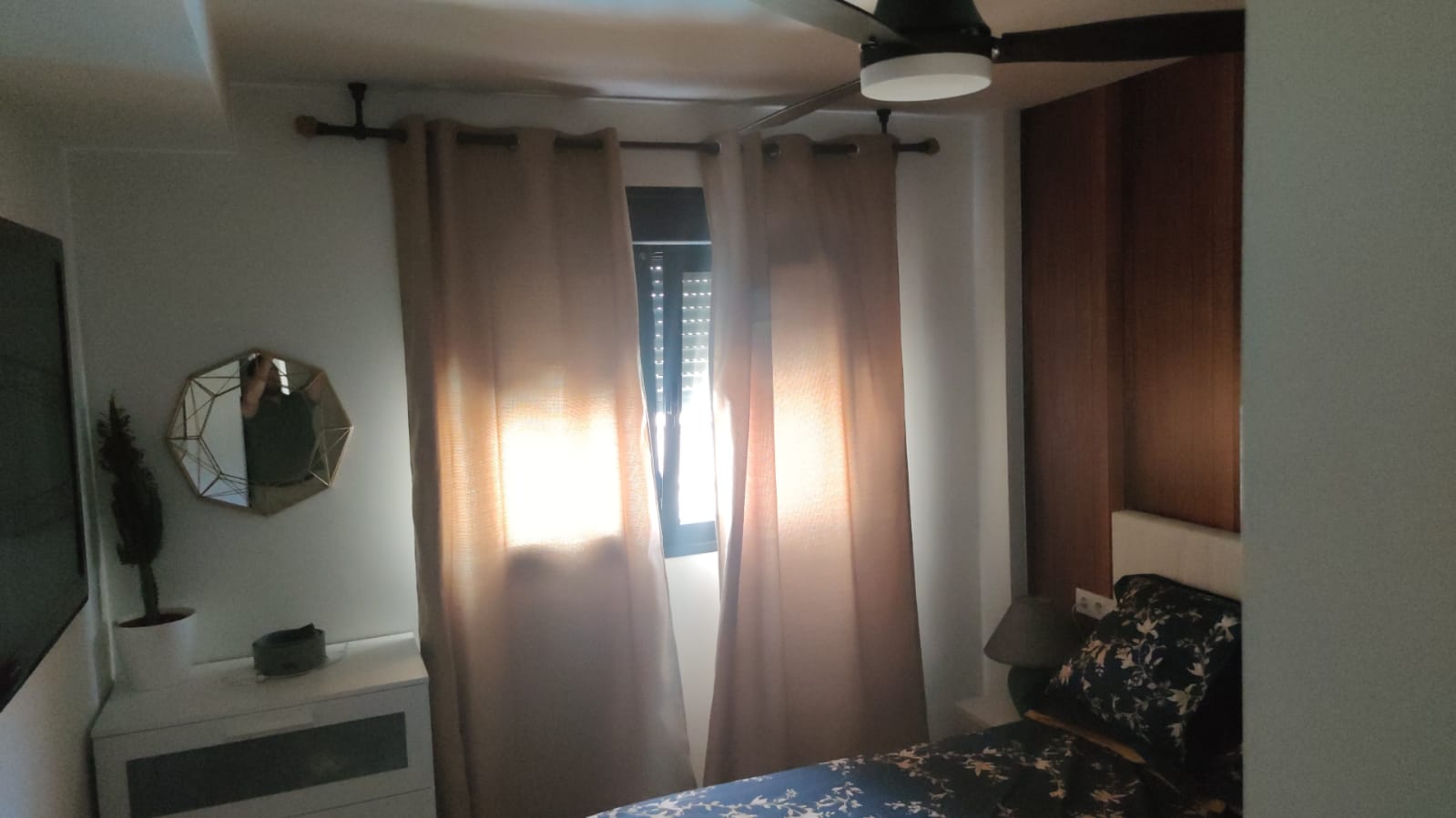 Natural solace Textured Wallpaper - TenStickers