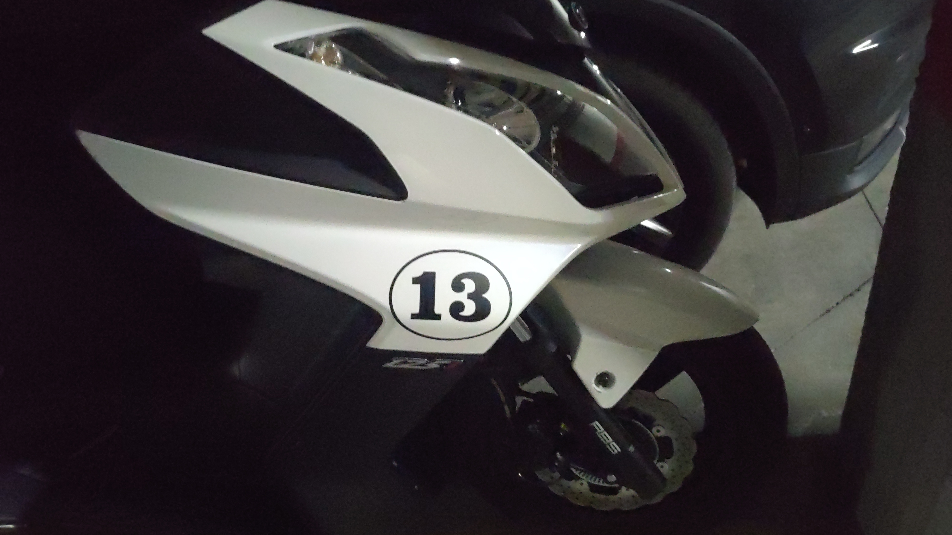 Star surrounded by a circle car stickers - TenStickers