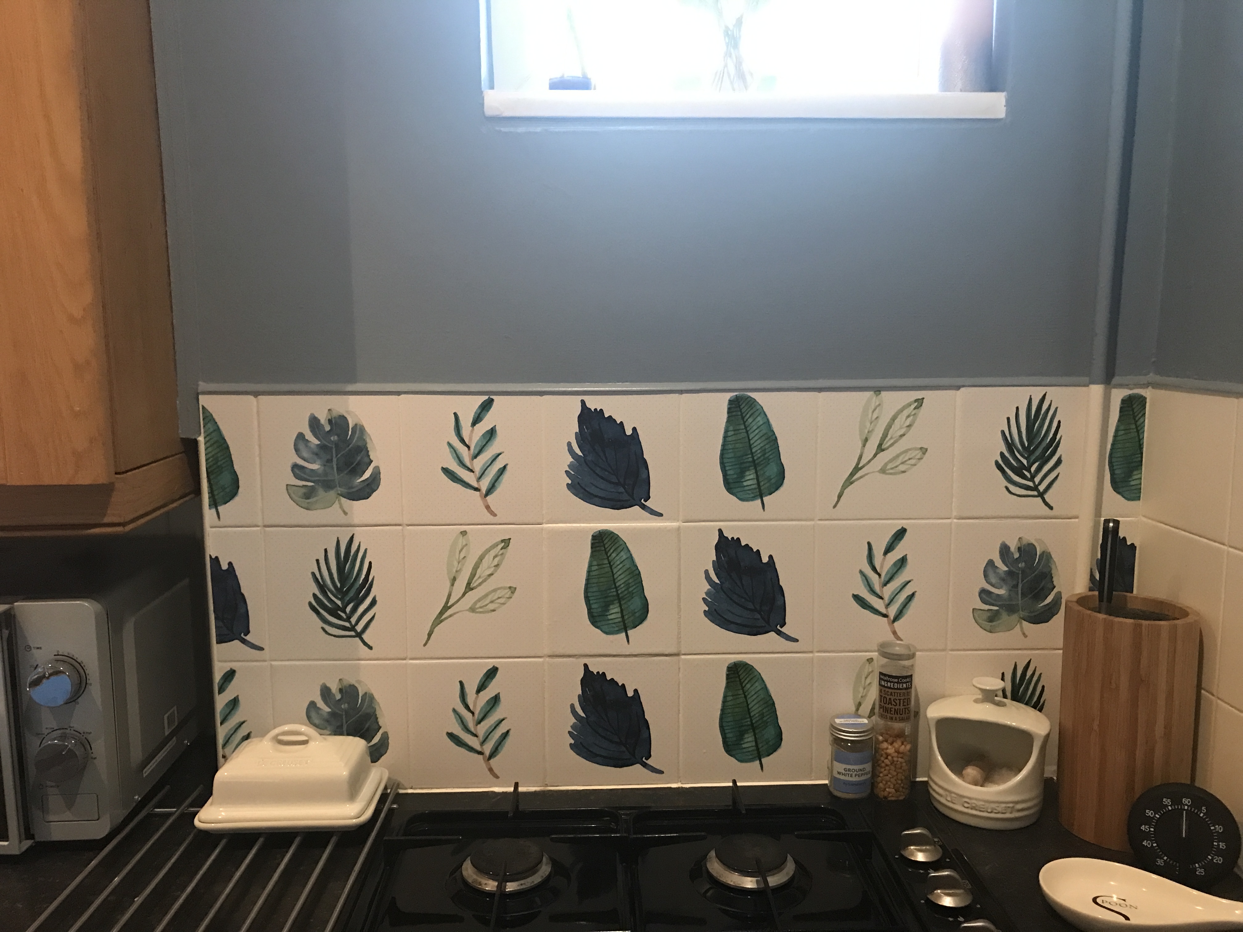Tropical grey leaves tile sticker - TenStickers