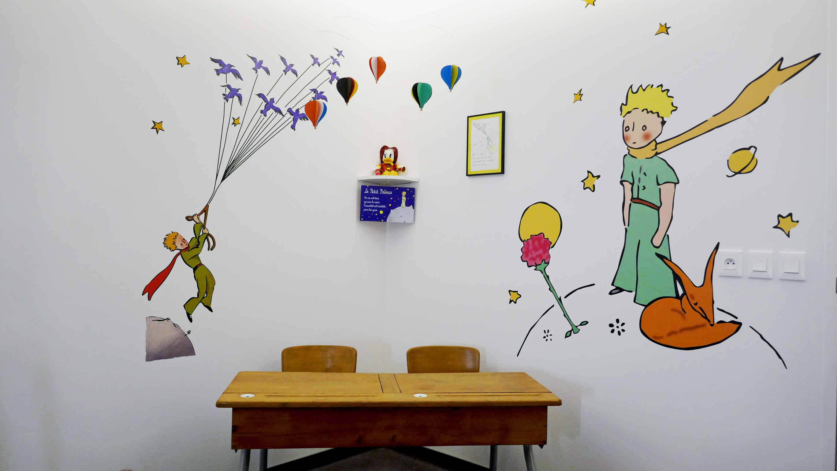 Sticker chambre enfant Petit Prince et sa rose - TenStickers