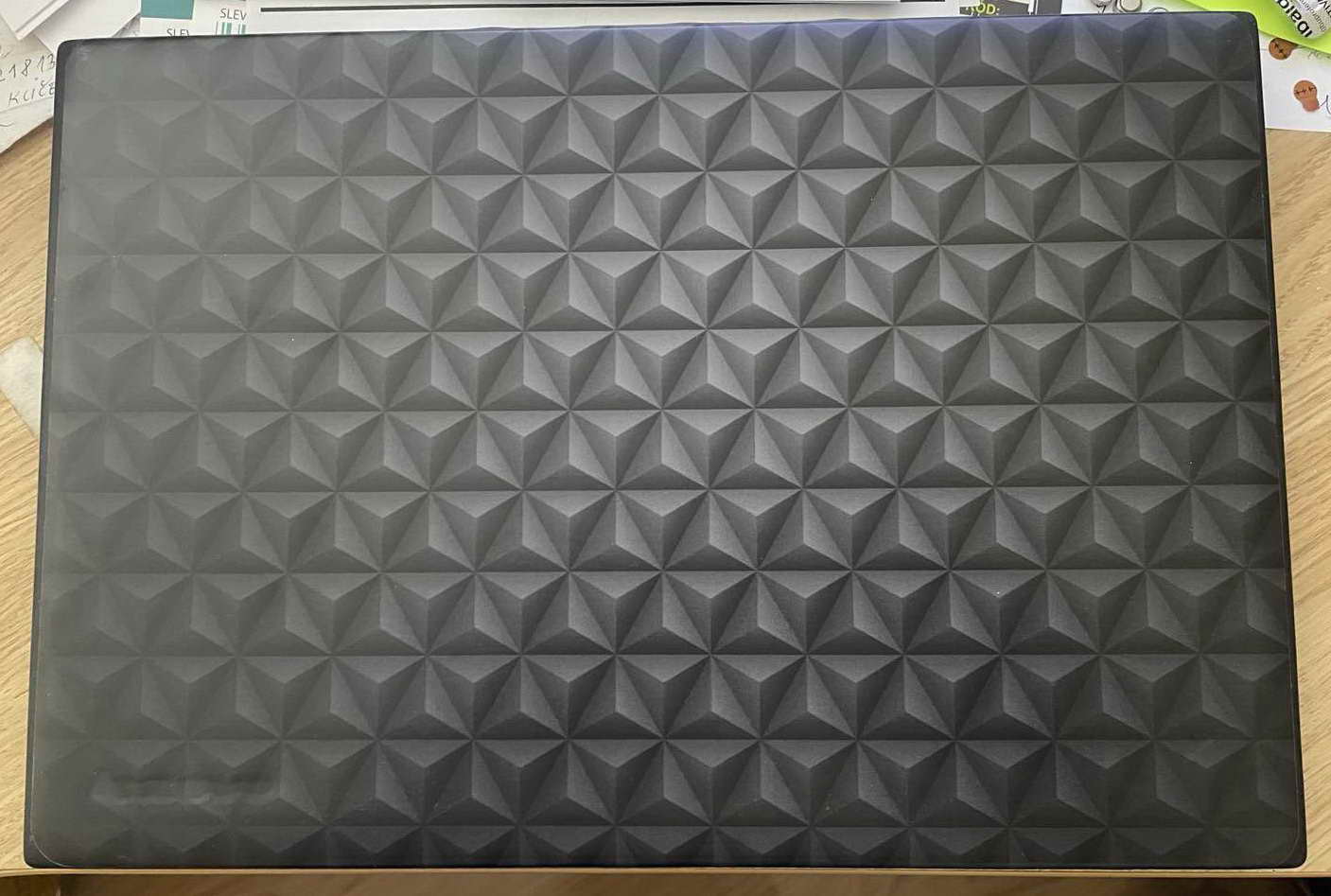 3D black triangles pattern laptop sticker - TenStickers