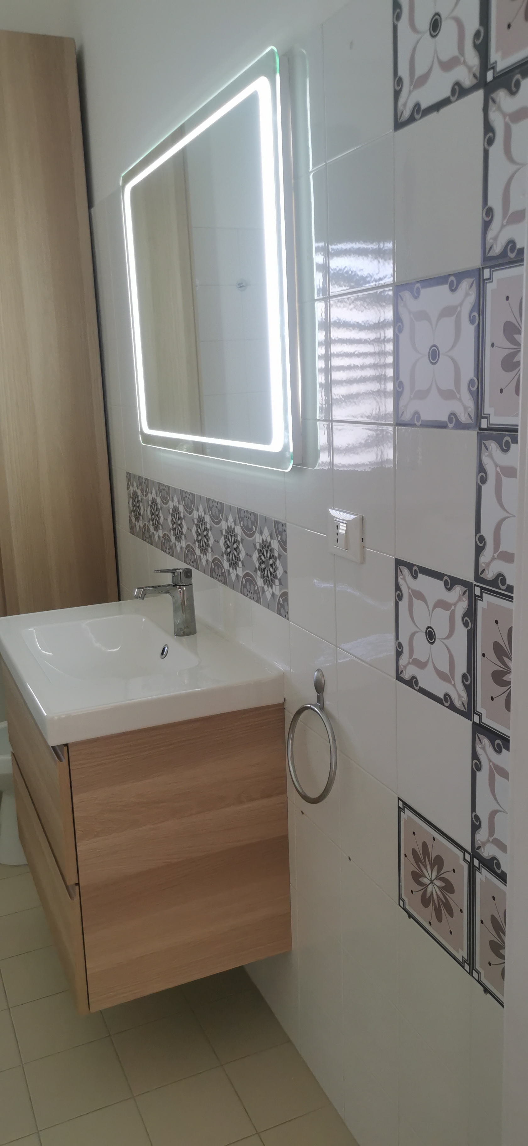 Beige ornaments floral wall tile sticker - TenStickers