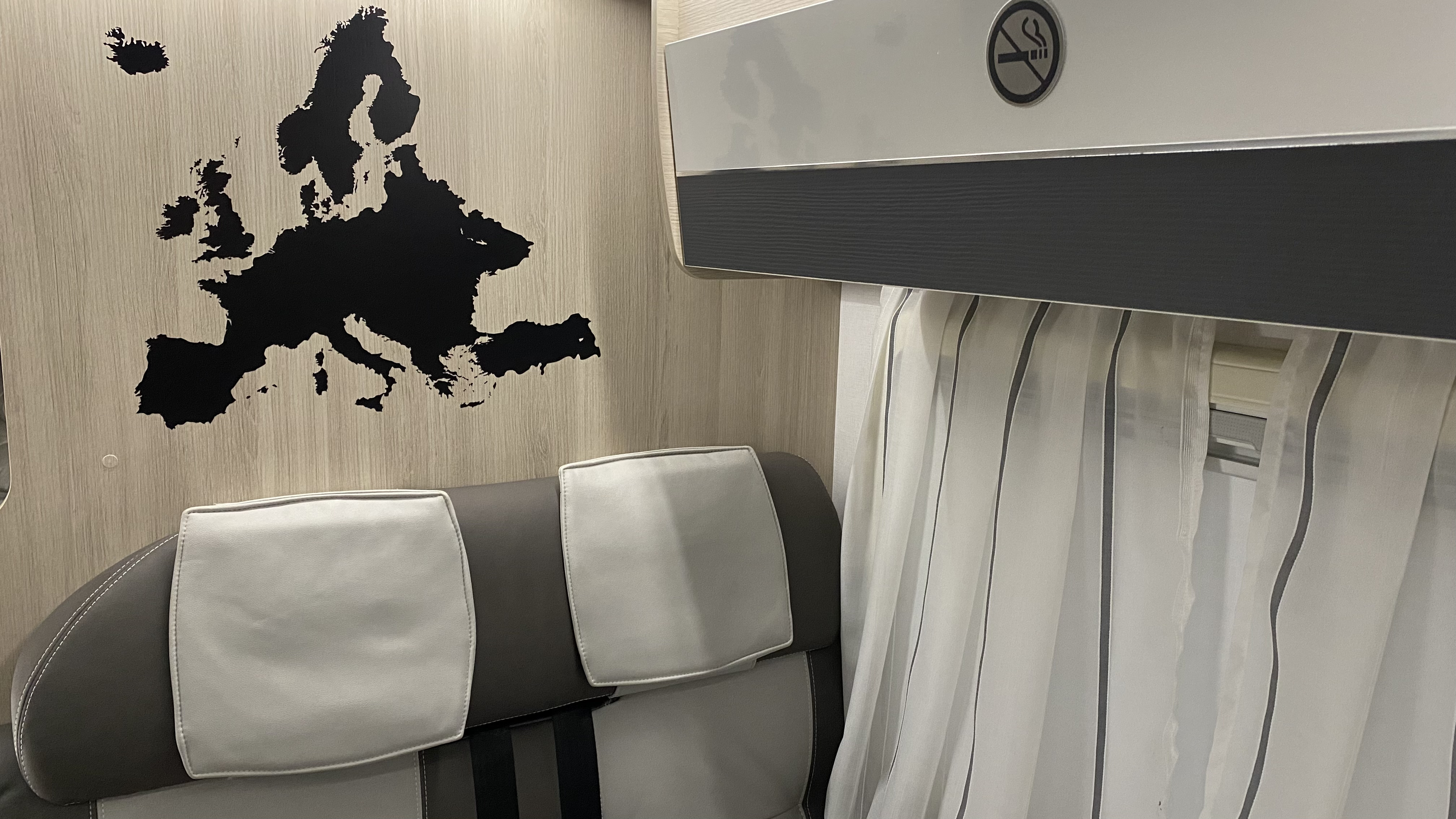 Europe blackboard world map wall sticker - TenStickers