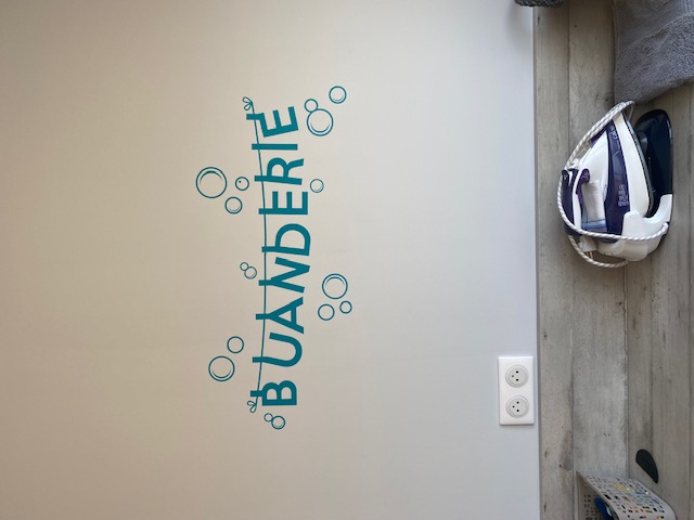 Sticker salle de bain texte buanderie - TenStickers