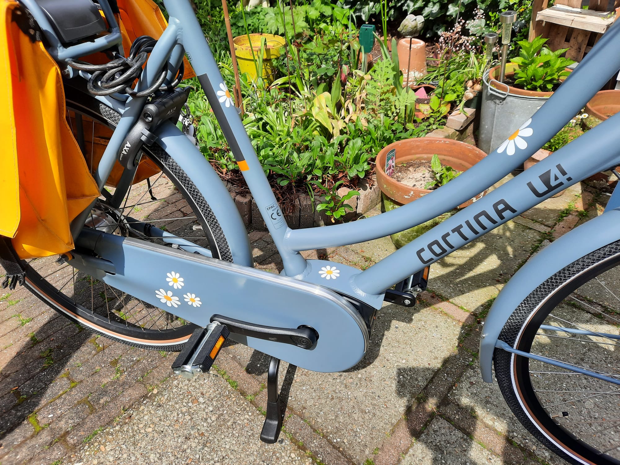 Daisies bike flowers bike sticker - TenStickers