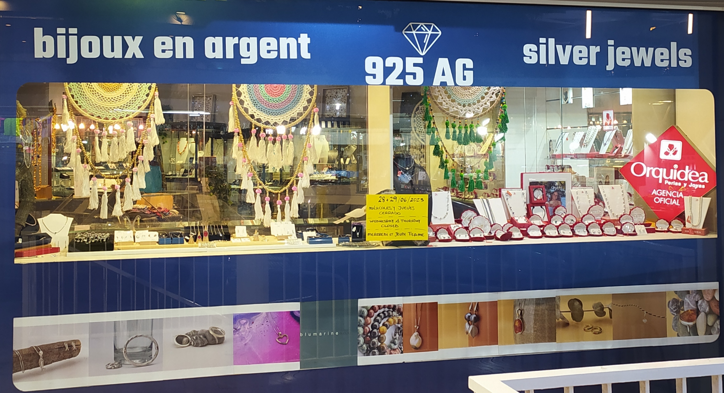 Diamond window sticker - TenStickers