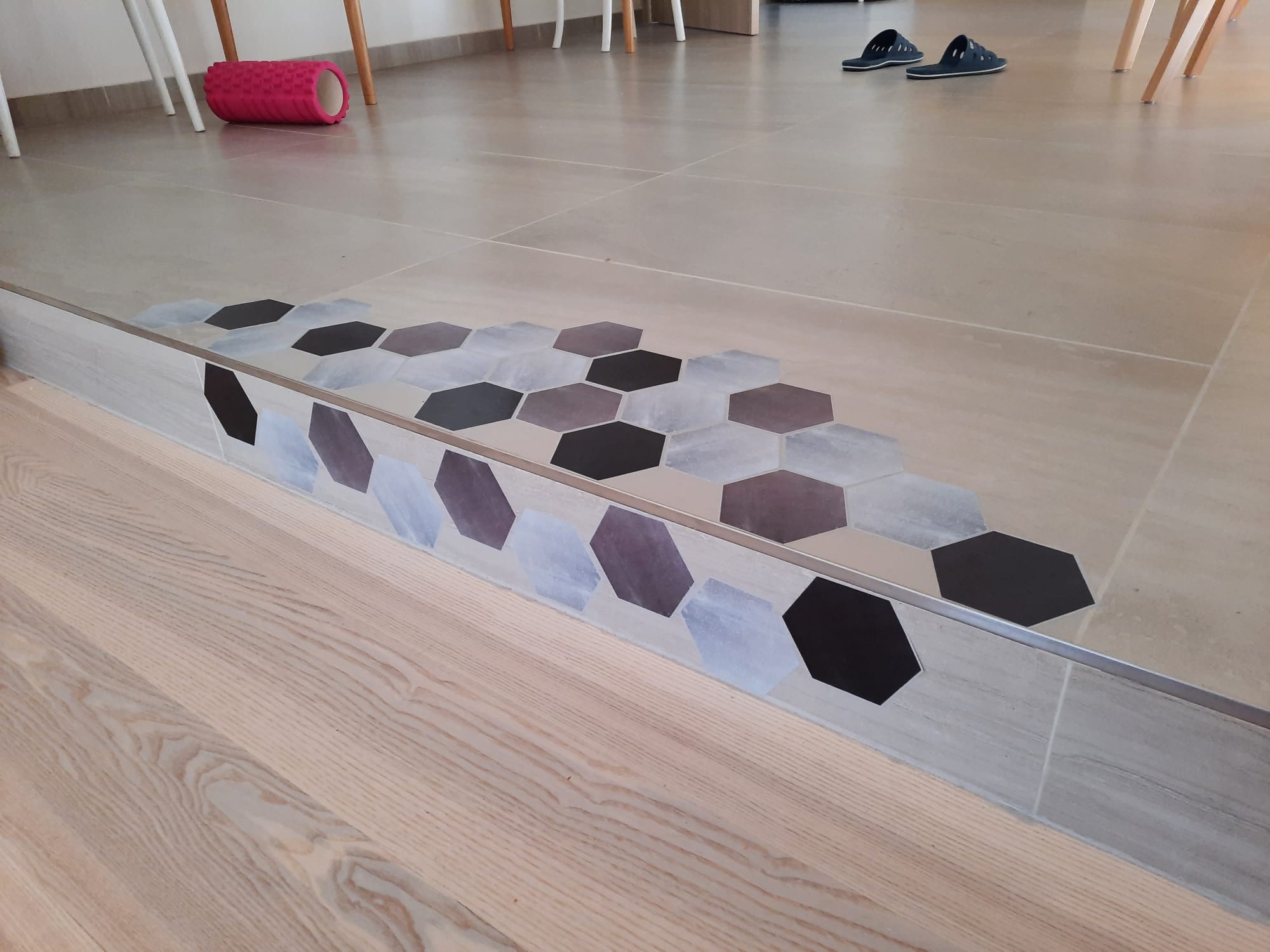 Graphic Hexagonal Floor Sticker - TenStickers