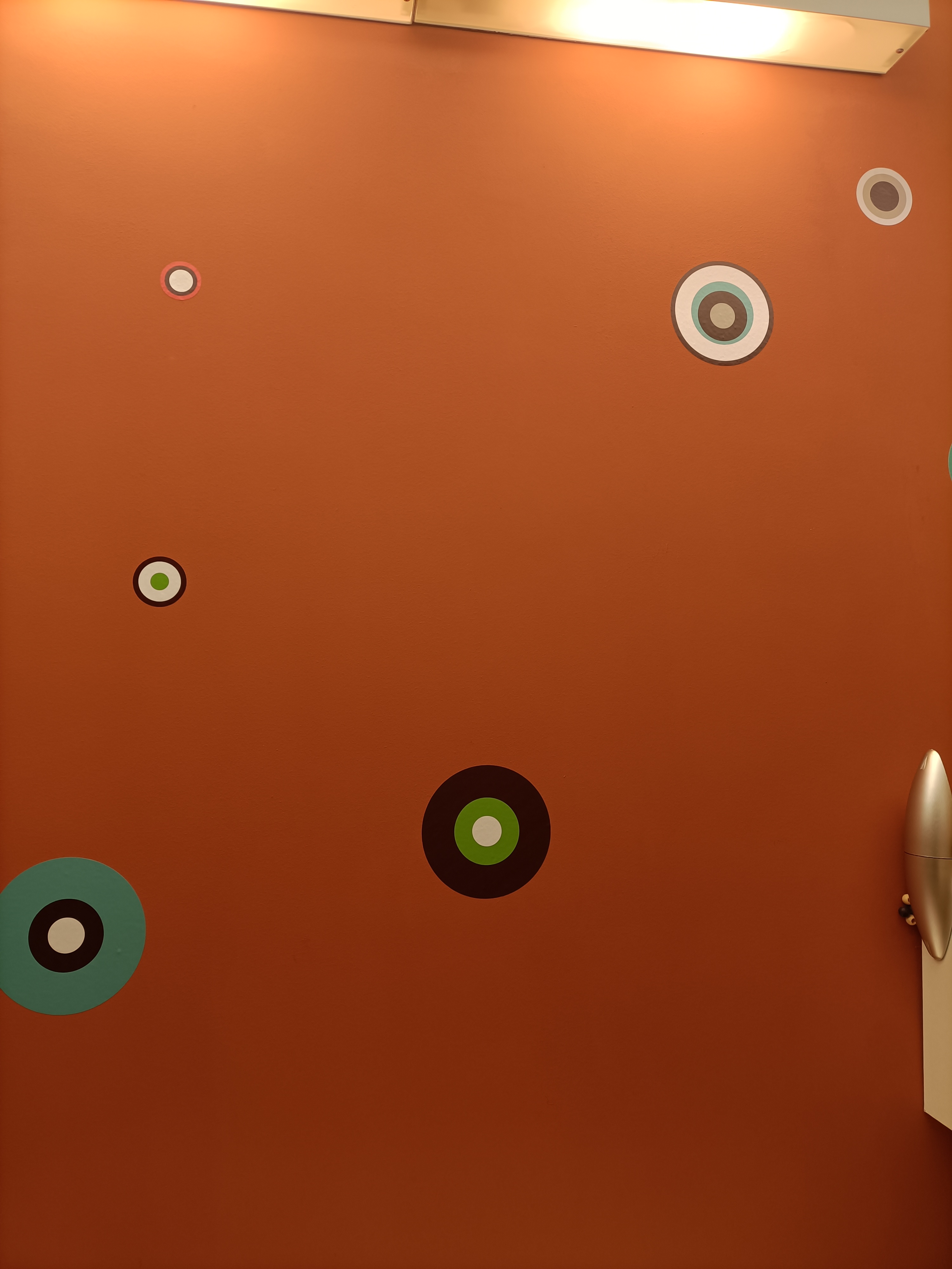 Colorful concentric circles geometric wall sticker - TenStickers