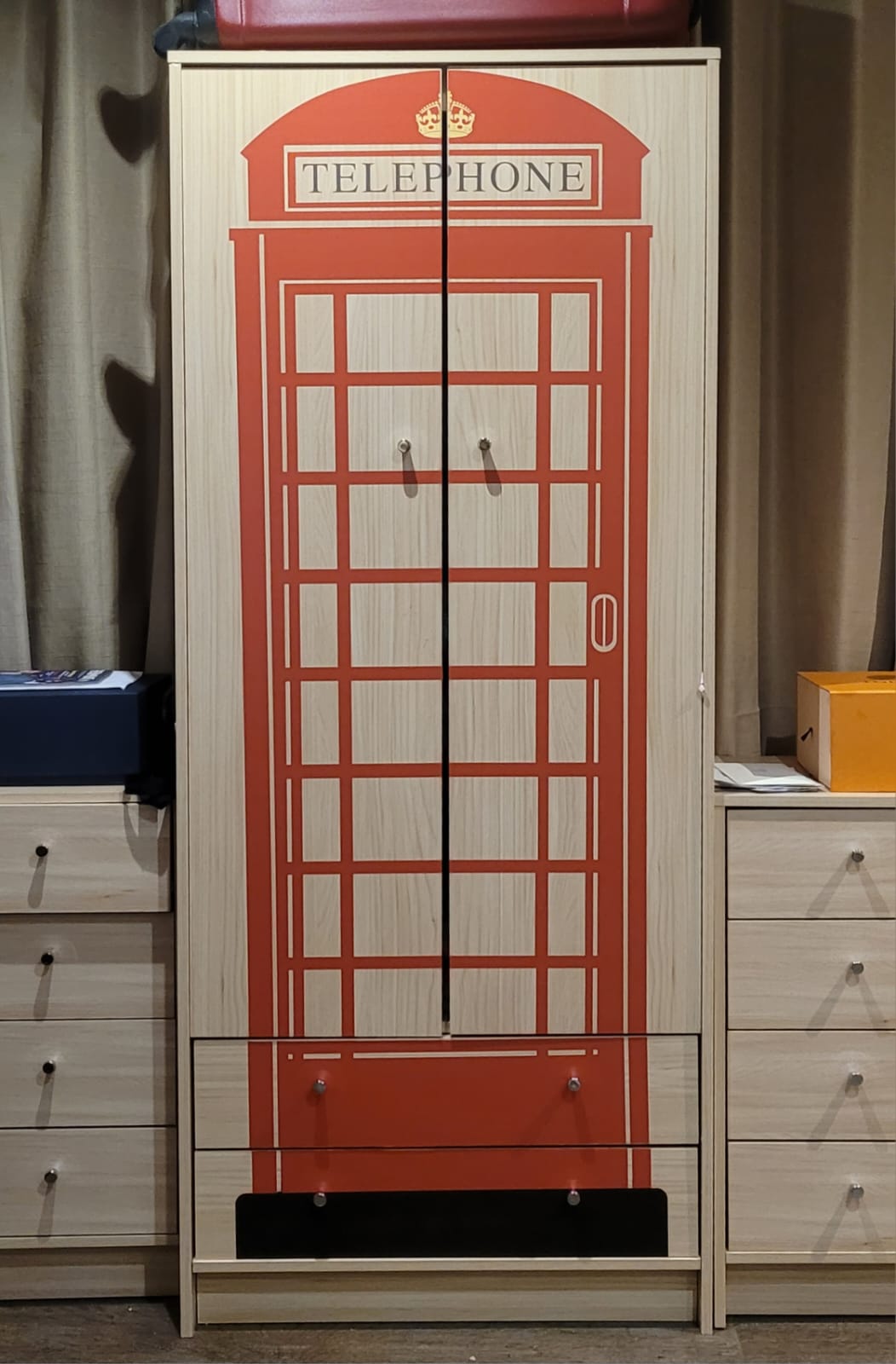 London's Red Phone Box Wall Sticker - TenStickers