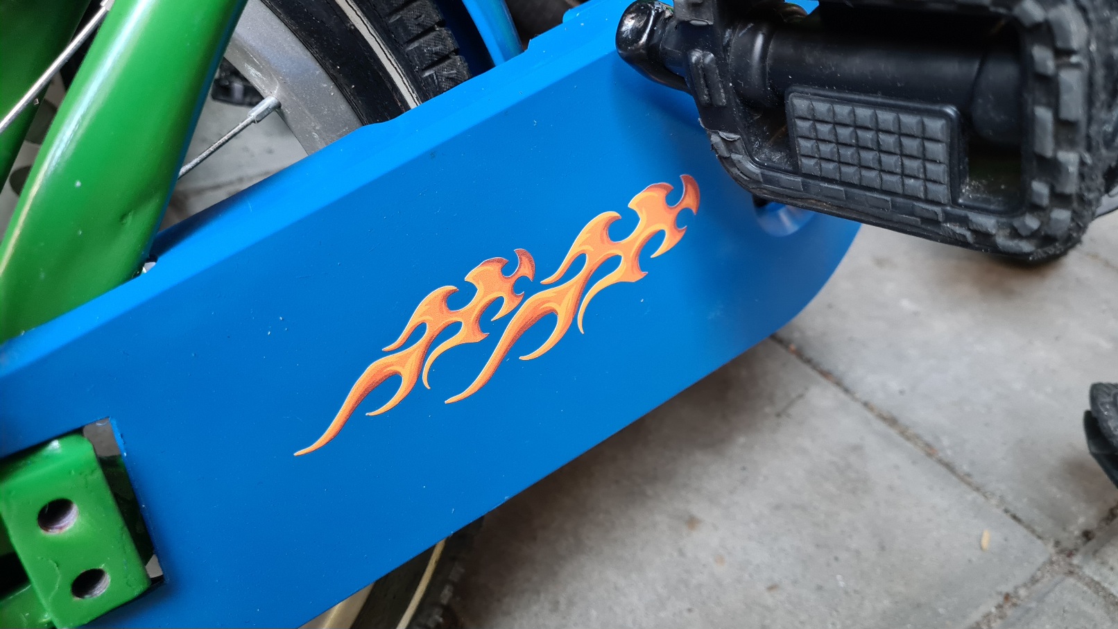 Fire flames effect bike sticker - TenStickers