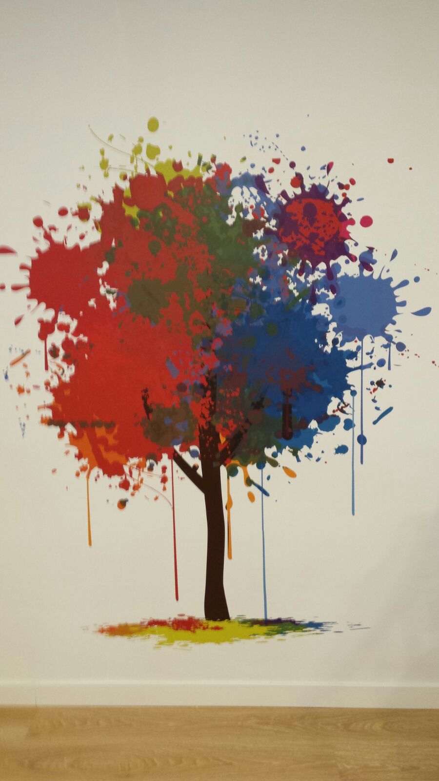 Paint splash tree living room wall art sticker - TenStickers