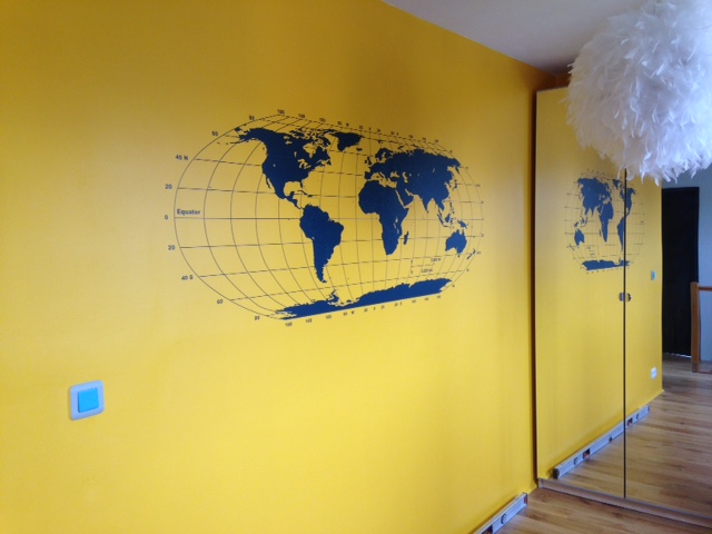 Horizontal World Map Decorative Decal - TenStickers