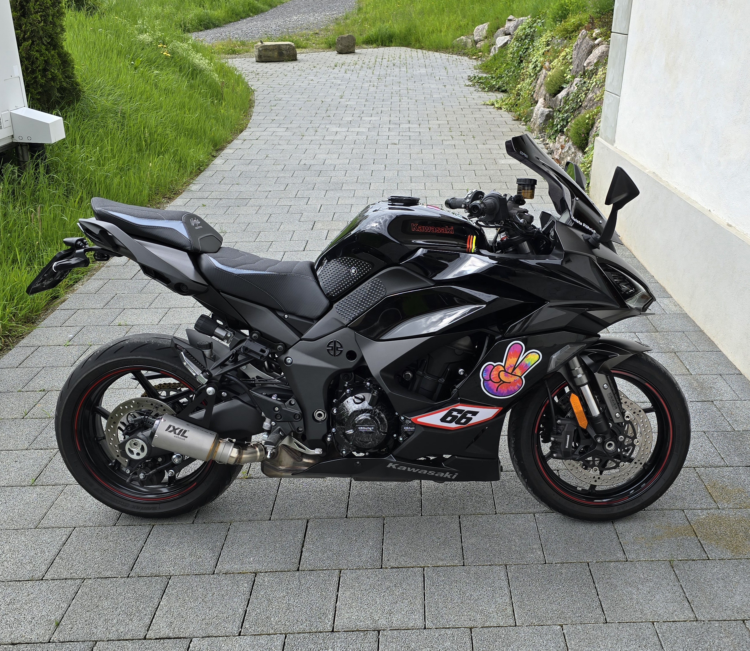 Pirštų taikos simbolis lipdukas motociklams - „Tenstickers“