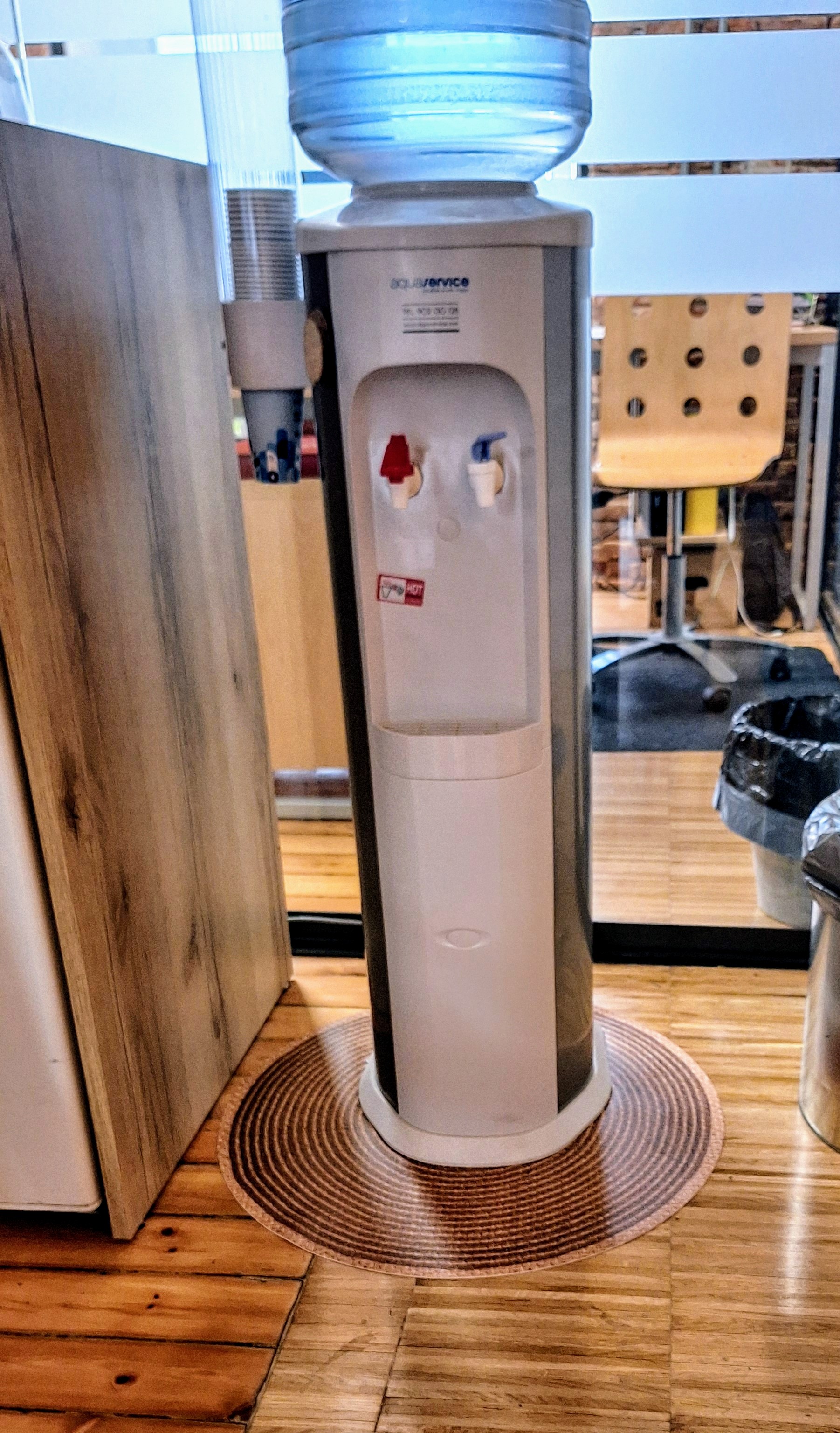 Tkane okrogle preproge v nordijskem slogu - TenStickers