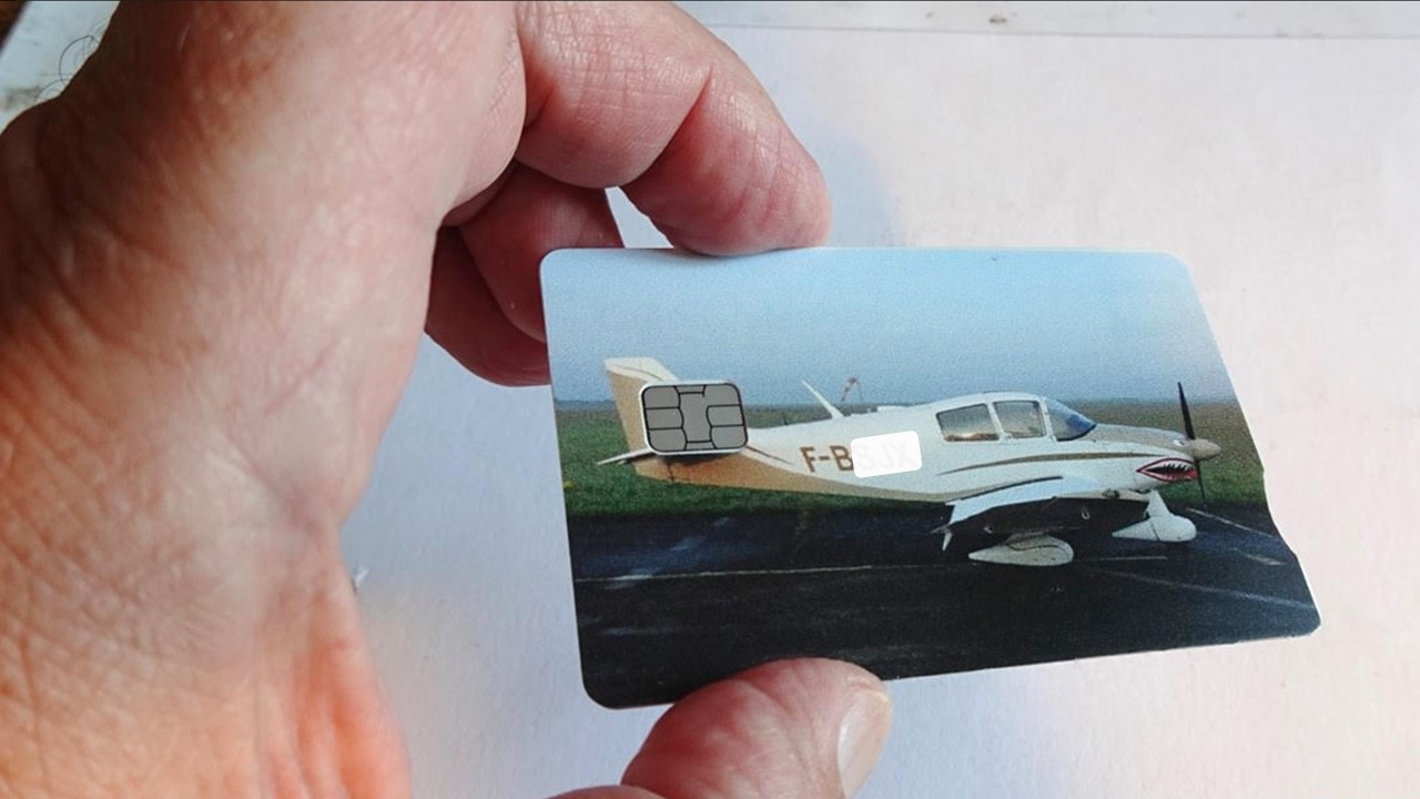 Customised photo credit card sticker - TenStickers