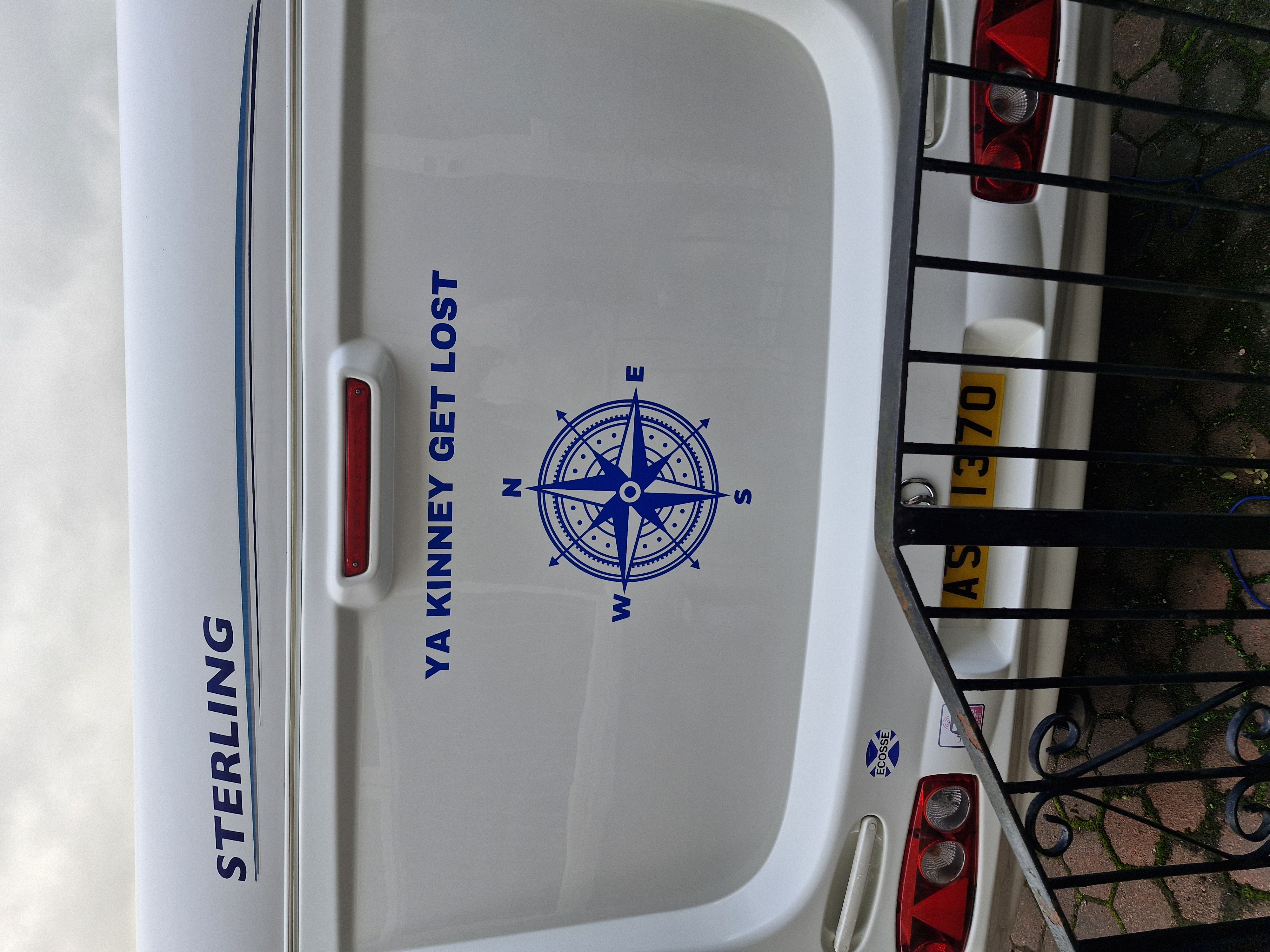 Compass caravan decal - TenStickers