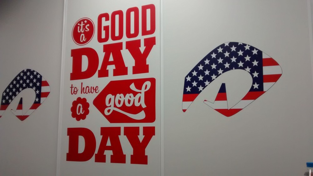 Staff Only Sign Sticker - TenStickers