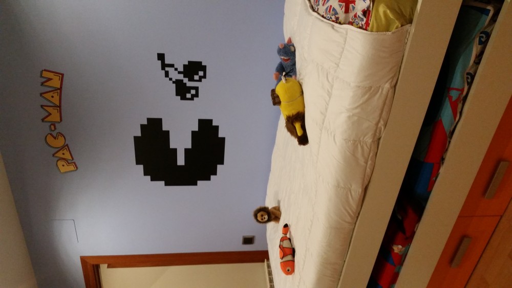 Sticker logo Pacman - TenStickers