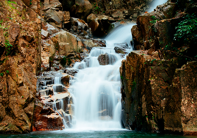 Zidni mural slapa - TenStickers