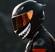 Haaientanden helm sticker - TenStickers