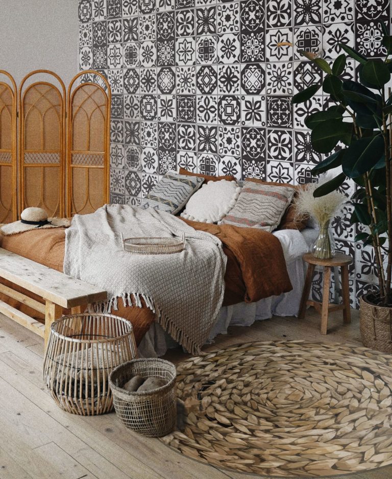 Vinyl Rugs: Everything You Need to Know - TenStickers